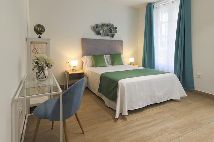 Double Room-private Bathroom-superior-city View - Alicante