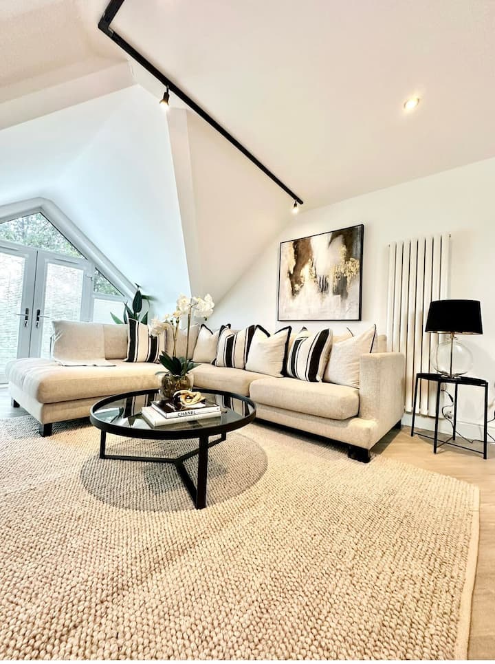 Gated 2 Bedroomed Apt By Hospital - Liverpool