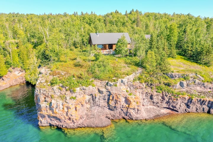 Ravencliff On Lake Superior In Schroeder, Mn - Temperance River State Park, Schroeder