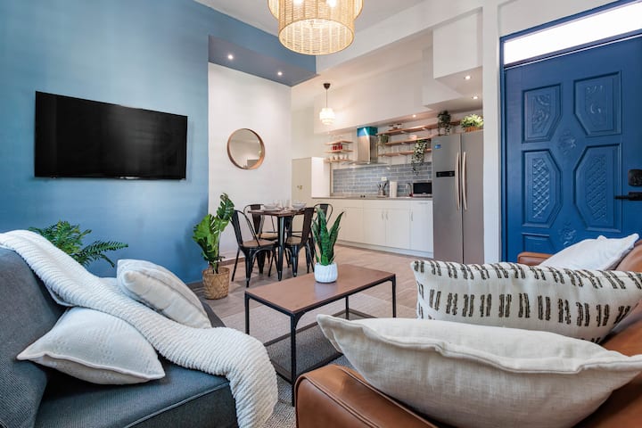 Remodeled + Generator + Patio Sunny Getaway Apt C - San Juan