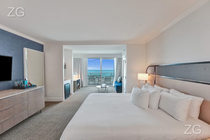 Fontainebleau Studio With Terrace -Tresor - Miami Beach, FL