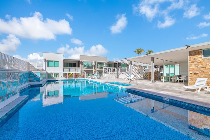 Pavilions 2207 - Palm Beach - Min. 3 Night Stays! - Currumbin Wildlife Sanctuary