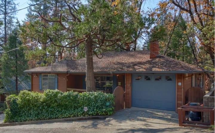 Robins Nest- Lake Area* Free Night Special - Bass Lake, CA