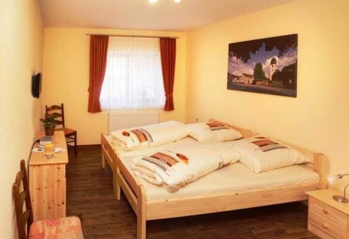 Doppelzimmer 12, Gästehäuser Am Nibelungensteig - Bensheim
