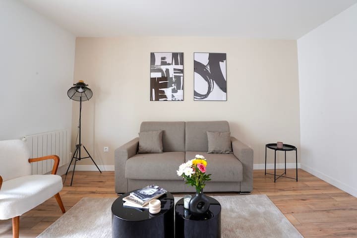 Aux Portes De Paris - Le Monochrome - Levallois-Perret
