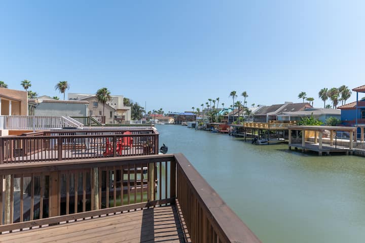 Waterfront Townhome With Private Deck & Boat Slip! - South Padre Island, TX