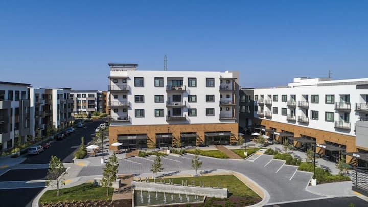 Upscale Silicon Valley Apt Retreat - Palo Alto, CA