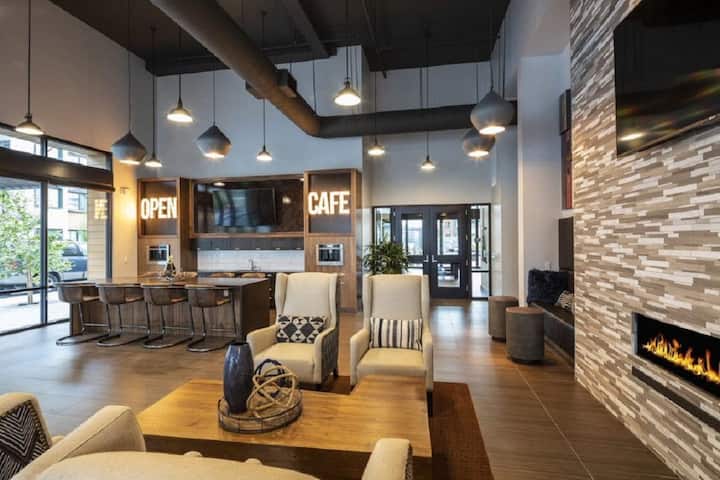 Sleek Condo With Modern Features - Bay Beach, CA