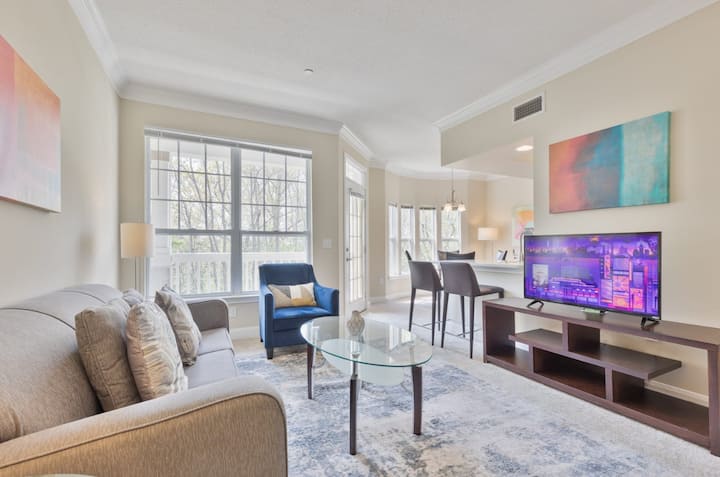 Modern Apt With Private Garage - Newton, MA