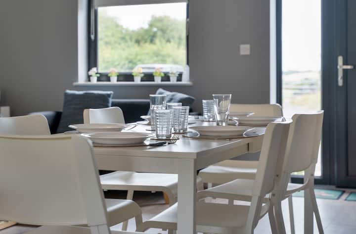 Ashbourne House No.1 For Large Groups - Sleeps 6 - Ashbourne