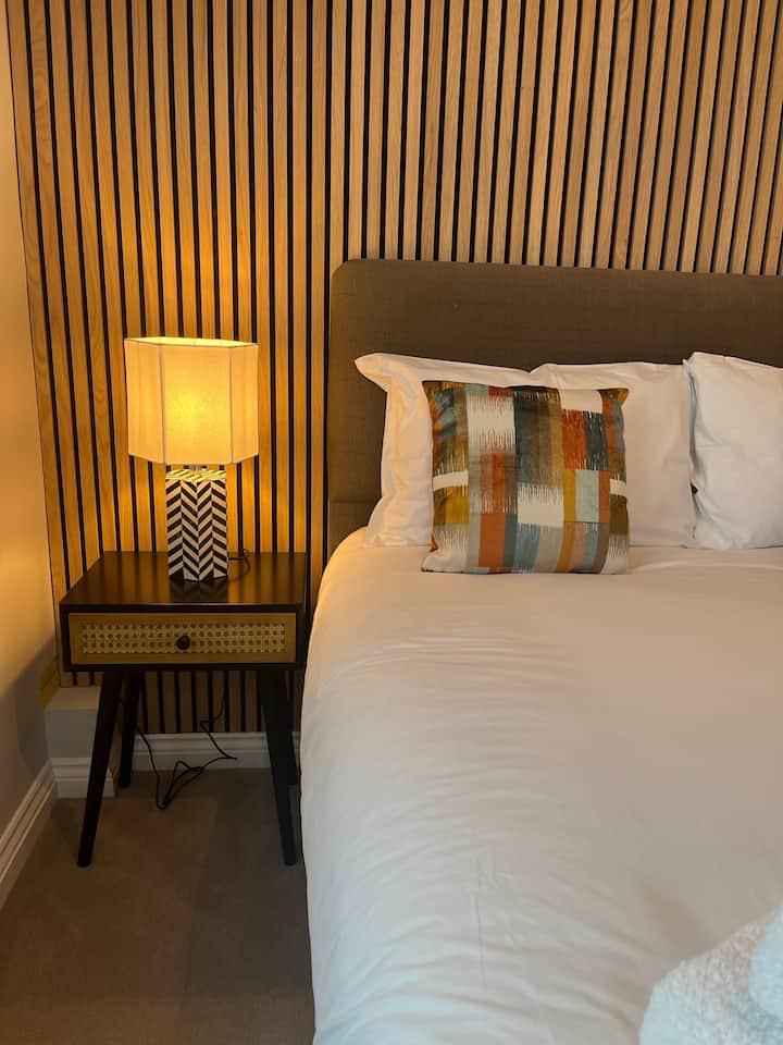 *New* Contemporary 2 Bed, Free Parking - Dorset