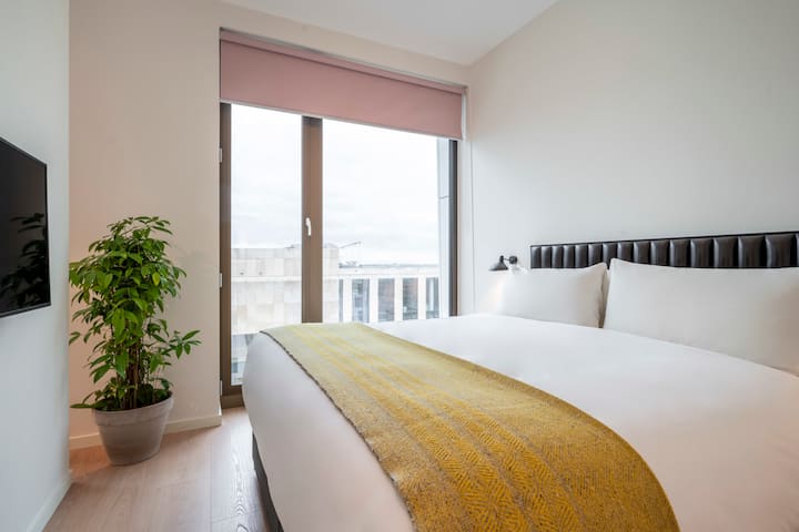 Convenient Stay! 2 Large 1br Aprt W/ Full Kitchens - Amsterdam