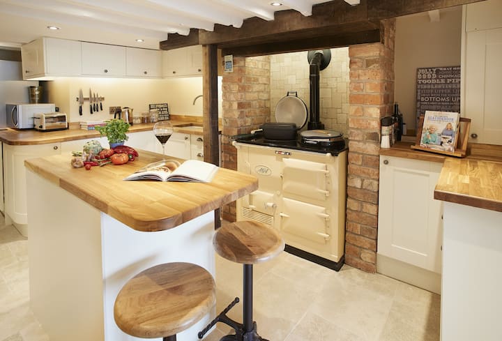 39 Foxtail Cottage (4 Guests) - Broadway