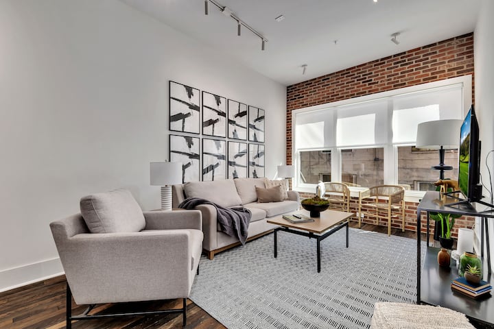 Loft Style Spacious Lux Apt 102, Sleeps 6 - Atlanta, GA