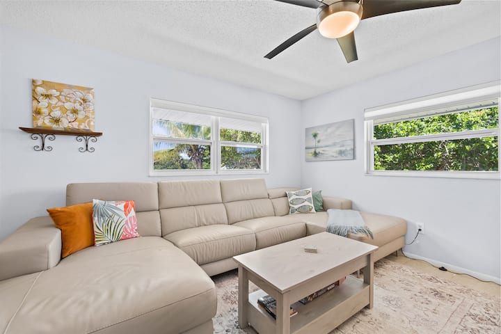 Condo | Pool | Walk To The Beach - Cape Canaveral, FL