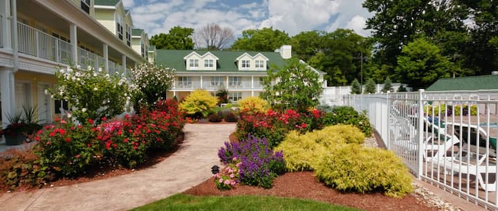 Glacier Suite At Kelley's Island Venture Resort - Kelleys Island, OH