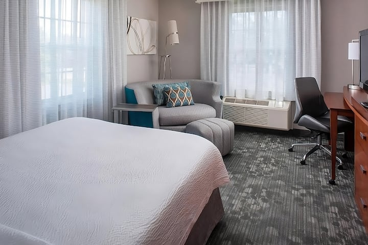 Great Stay In Lowell! Pets Are Allowed - Chelmsford, MA