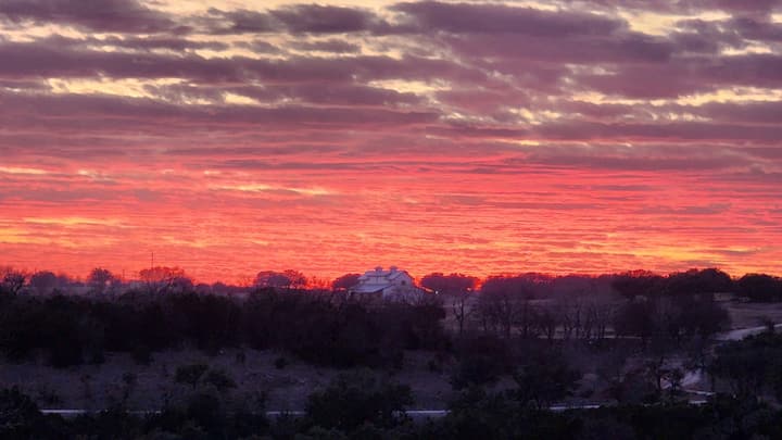 Sunsets! Luxury Ranch Villa At Twin Canyons Ranch - Glen Rose, TX