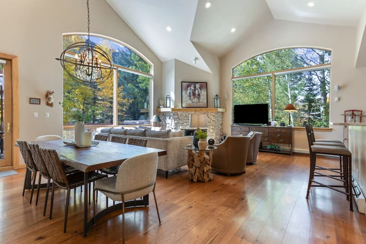 Spacious East Vail Home - Private Hot Tub! - Vail, CO