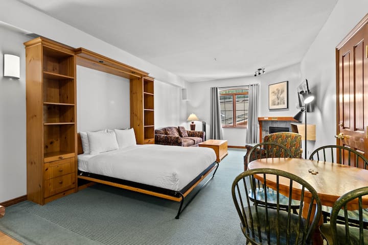 Hearthstone Lodge #424 - Sun Peaks Resort, BC