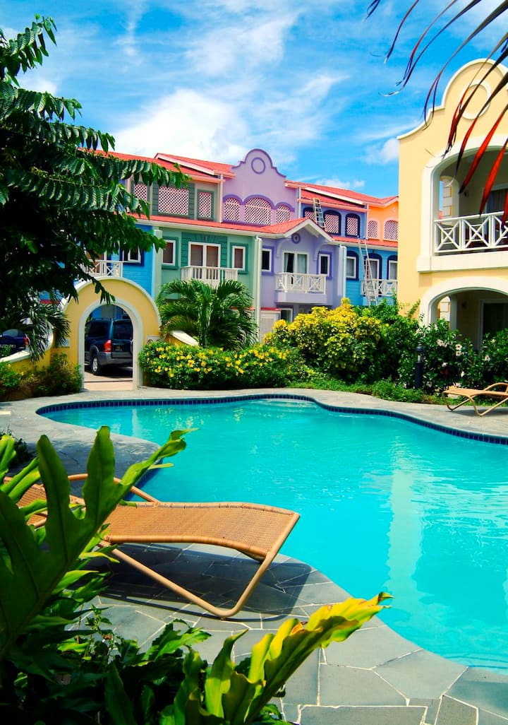 Harbour Villa #9, 3-bed Water-front With Pool - Santa Lucía