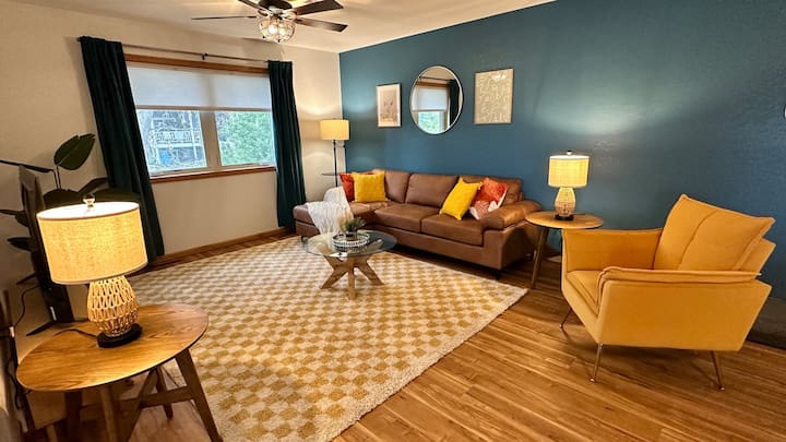 "New Heights", 4 Bedroom, Close To Everything - Decorah, IA