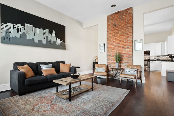 Derby & Bourbon Trail Homebase W/ Private Backyard - Louisville, KY