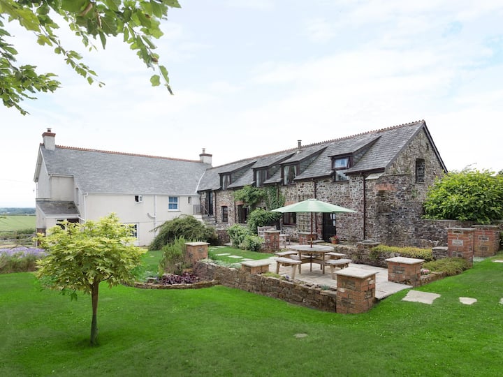 Honey Bee Cottage - Holsworthy