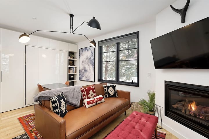 Christiana Lodge 102a | Studio In Aspen W/ Hot Tub - Aspen, CO