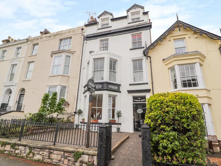Llewelyn House - Llandudno