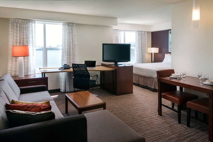 Great Stay! Free Breakfast, W/ Pool, Pet-friendly - South San Francisco, CA