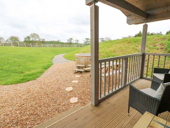 Foxes Den - Barnard Castle