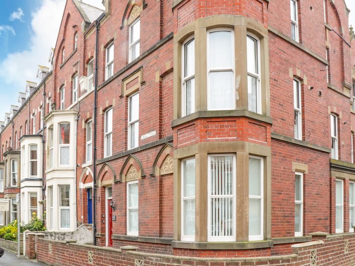 St Hilda's Corner House - Whitby