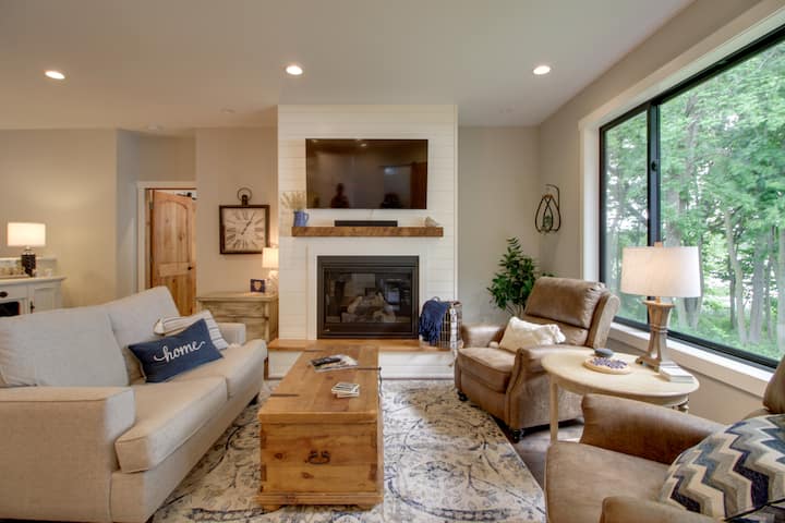 Watercraft & Dock: Lakefront Retreat In Alexandria - Minnesota