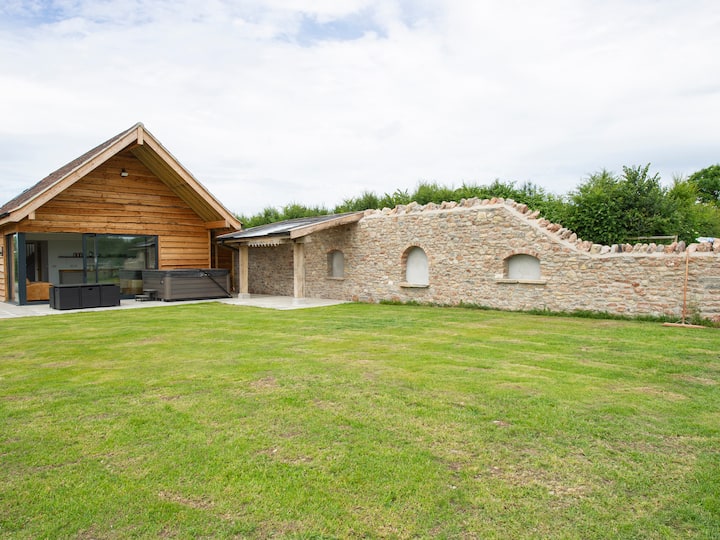 Owl Lodge - Cheddar
