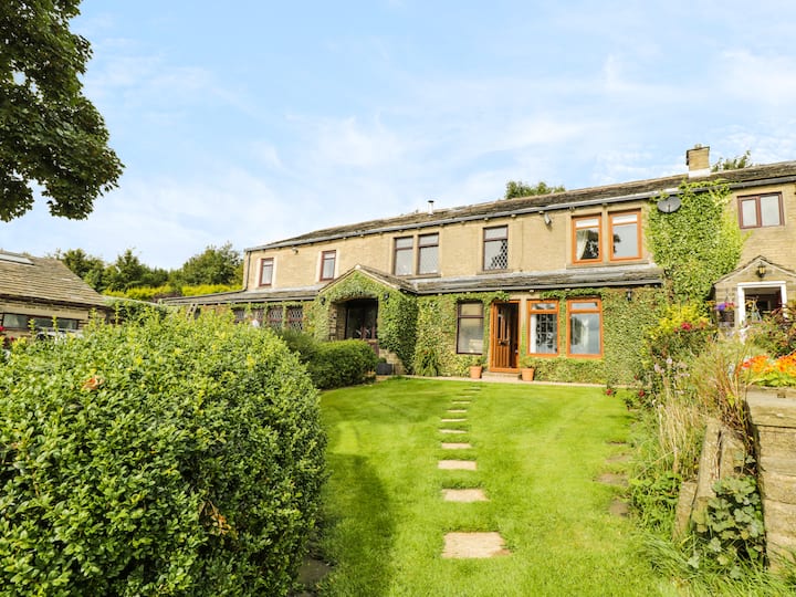 Upper Highlees Farm - Hebden Bridge