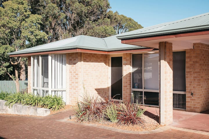 Three Bedroom Spa Apartment - Albany