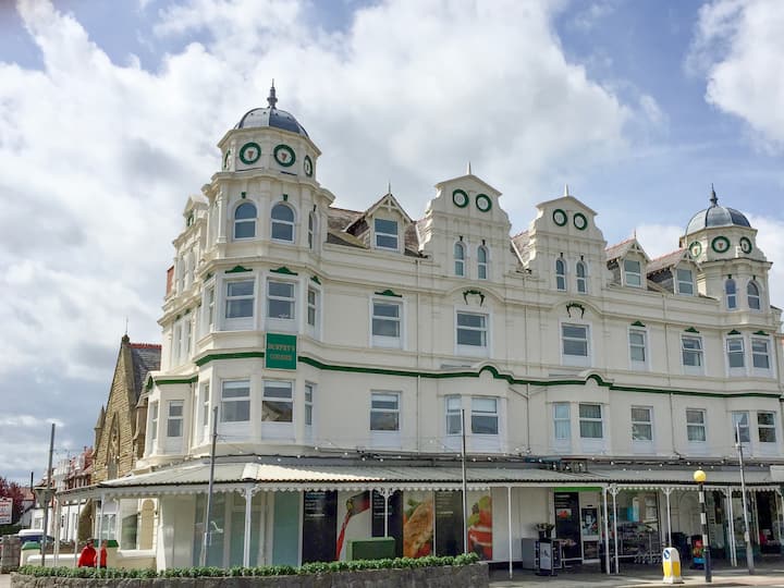 Royal Manor Park - Llandudno