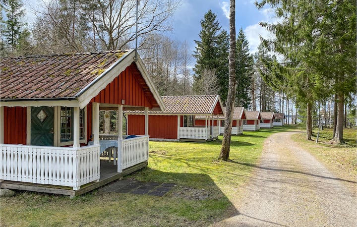 Amazing Home In Jälluntofta With Wifi - Smålandsstenar