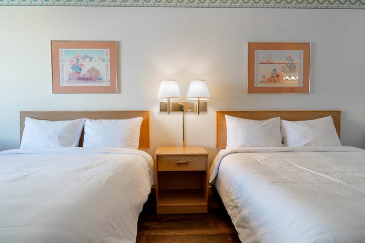 Cozy & Clean Double Queen # 8 Room-motel Torrey - Torrey, UT