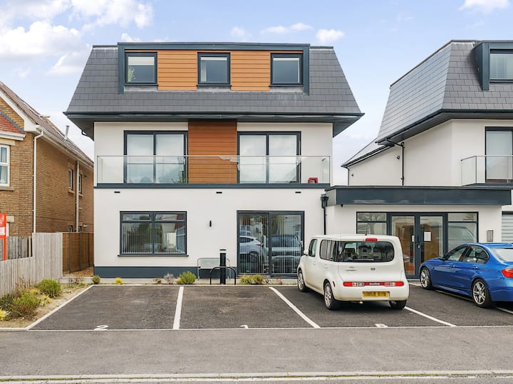 Mary Bowes Terrace - Bournemouth