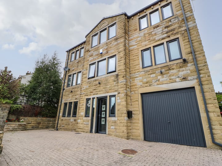 Vista Tasso - Huddersfield