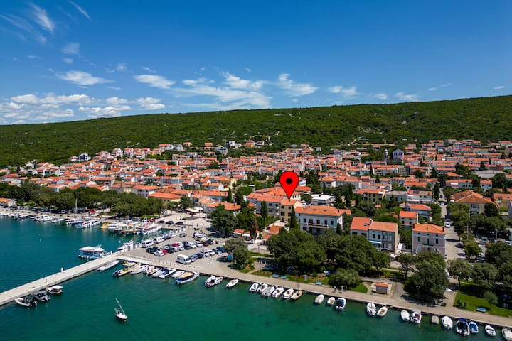 Seafront Apartment Nana 2 - Happy Rentals - Verbenico