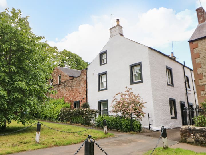 Pine Cottage - Appleby Castle