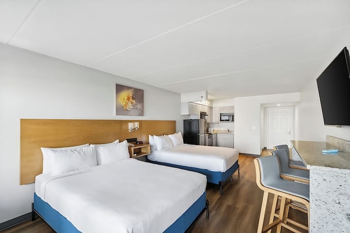 Quality Stay! 4 Family-friendly Units, Pool - Panama City Beach, FL