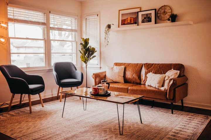 The Burrow-cozy 3 Bdrm Hm - Free Parking - Waxahachie, TX