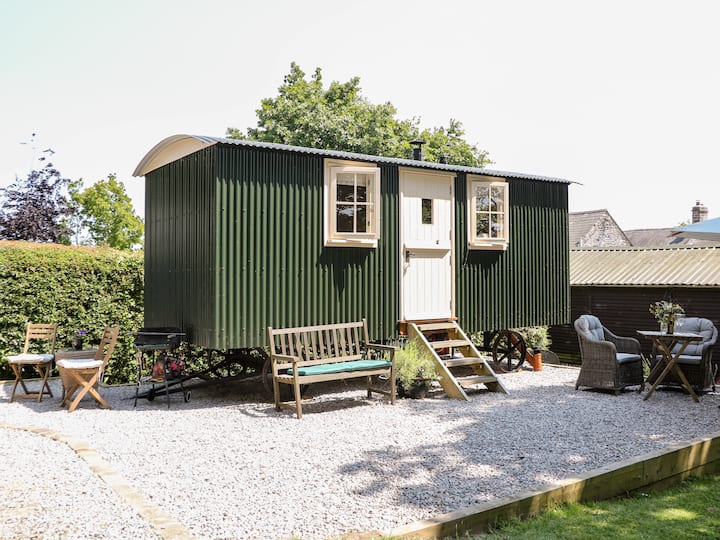 Shepherd's Hut - Castleton