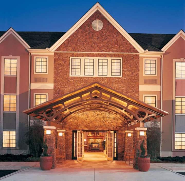 Great For Groups!full Kitchen, Free Breakfast! - Irving, TX