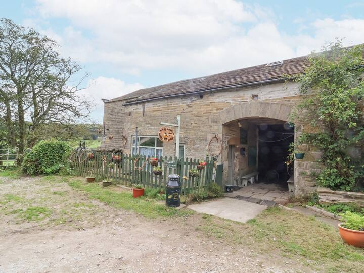 Moldy Warp Barn - Keighley