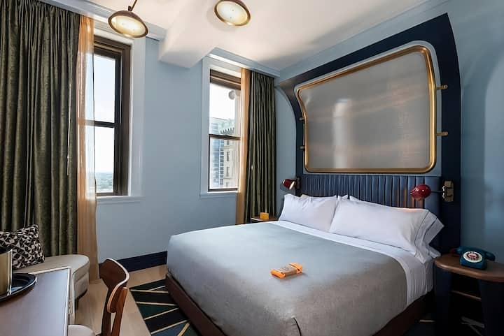 Prime Location! Pets Allowed, Onsite Parking! - Philadelphia, PA